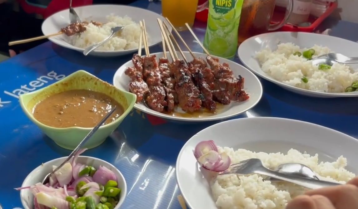 Menemukan Kuliner Legendaris di Semarang: Sate Sapi Pak Kempleng - AJAK ...